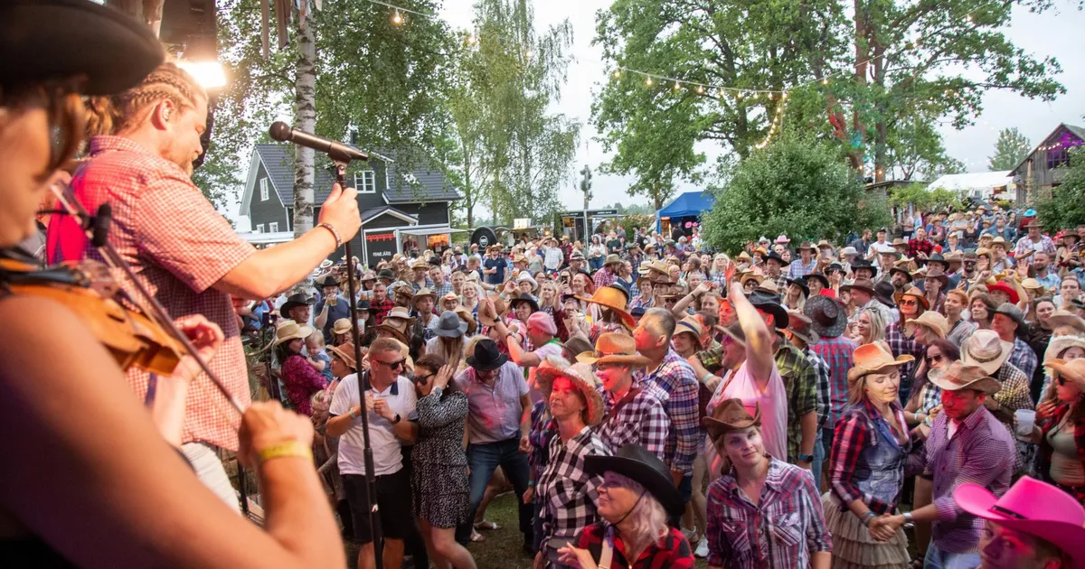 GALERII Järgmise aasta Urissaare festivali juubeliks on võimas ...