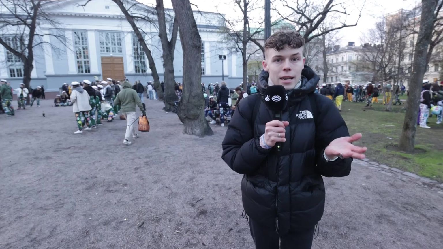 VOLBRIÖÖ SOOMES «See kostüüm on spetsiaalselt mulle tehtud.» Pidutsejad ...