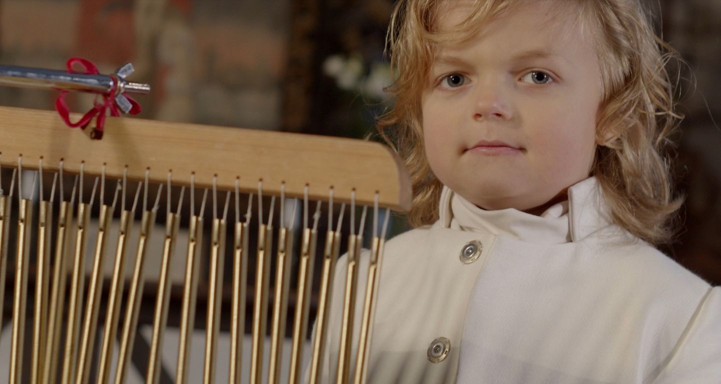 Dziesmas "Gliemezītis" zvaigzne Georgs Rukmanis-Počs atgriežas ar ...