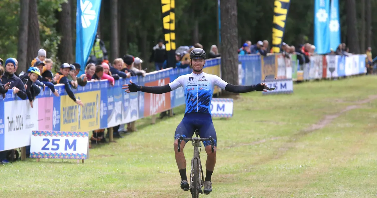 SUUR GALERII Mudase ja vihmase Tartu maratoni võitis 20-aastane Gleb ...