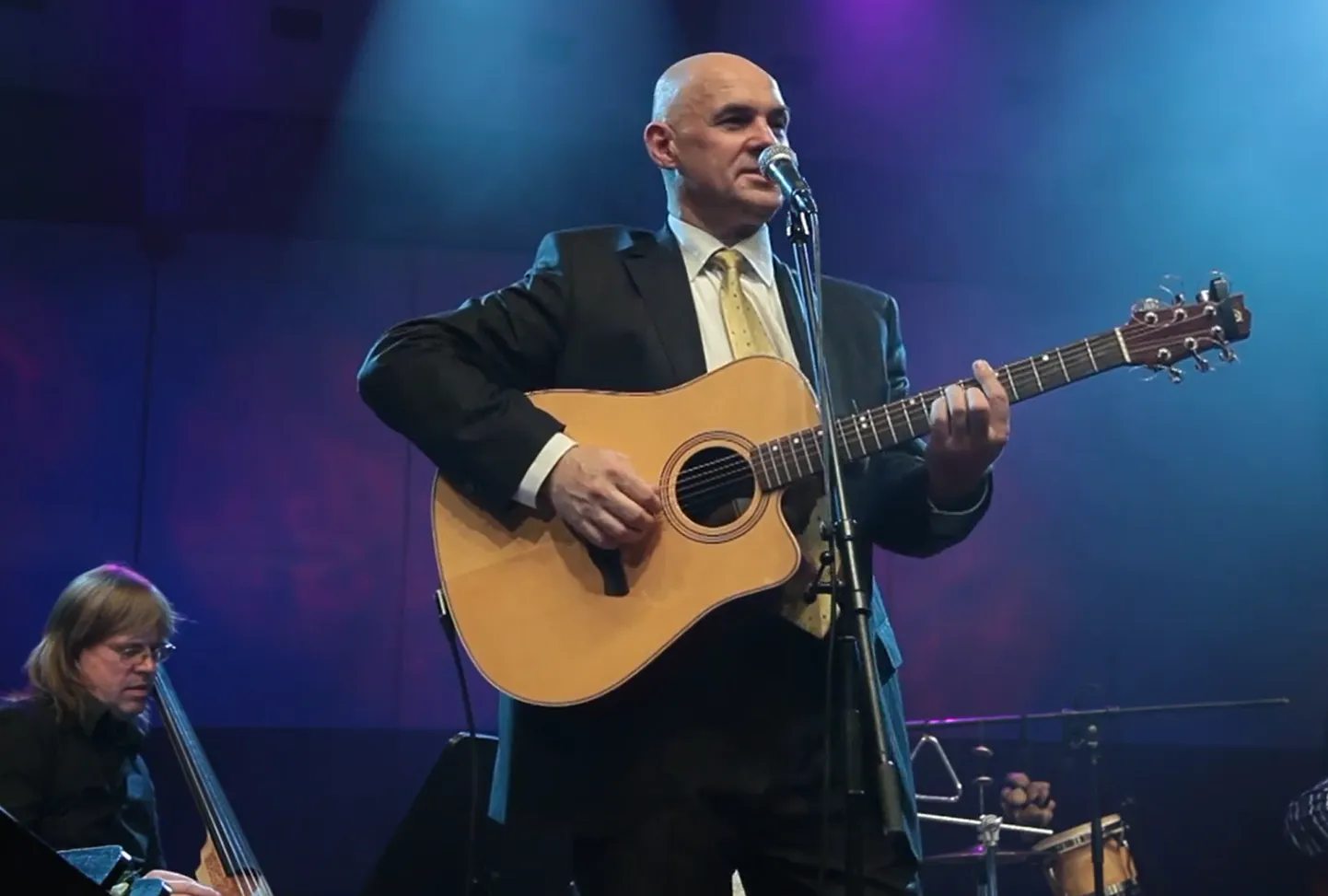 Mūziķis Varis Vētra 70 gadu vecumā sagaida sesto atvasi