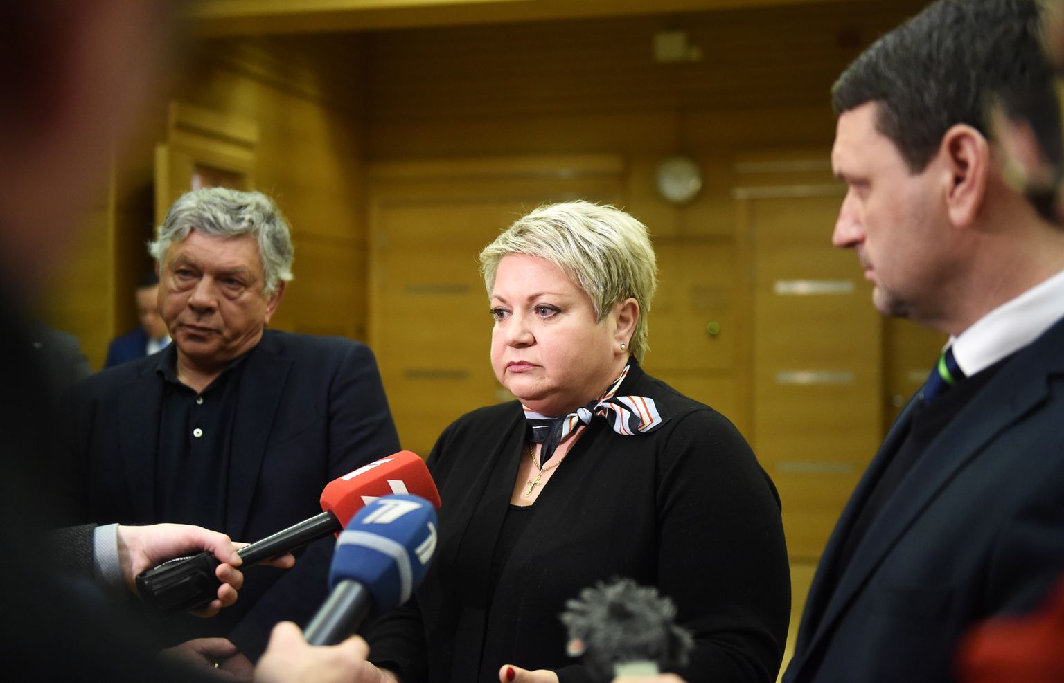 Vladova un Kleins gāzti no vicemēru amatiem
