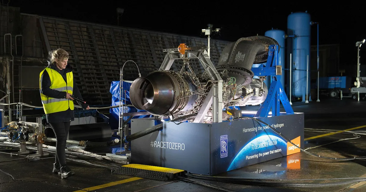 Sabas vaid veeaur: lennukimootor pandi tööle puhta vesinikuga