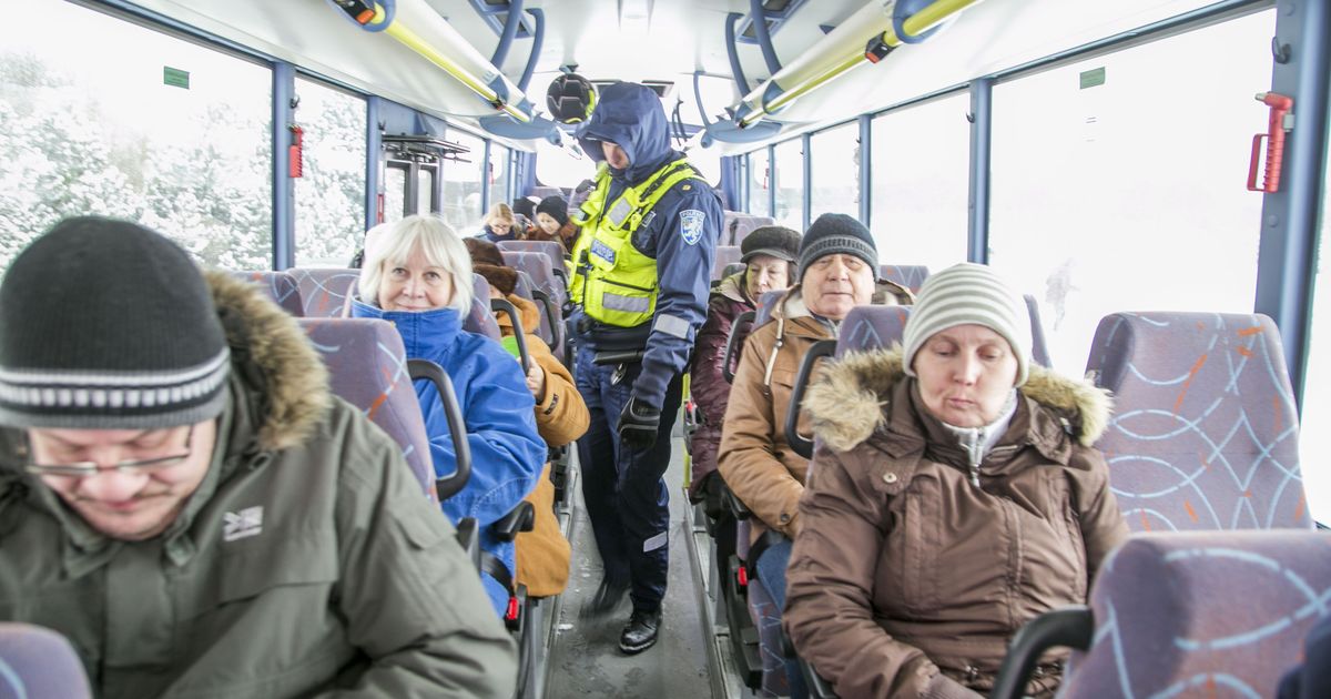 Bussireisijad ei kinnita turvavööd ka politsei tulles - Eesti ...