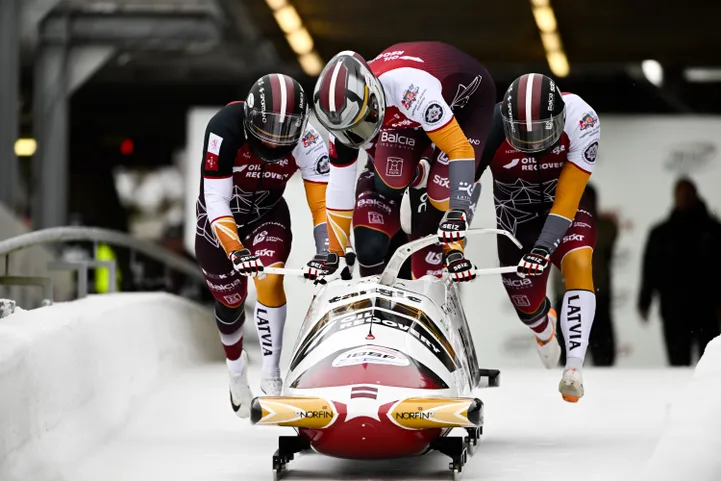 Latvijas bobslejists Grantiņš izcīna vēl vienu zeltu pasaules U-23 ...