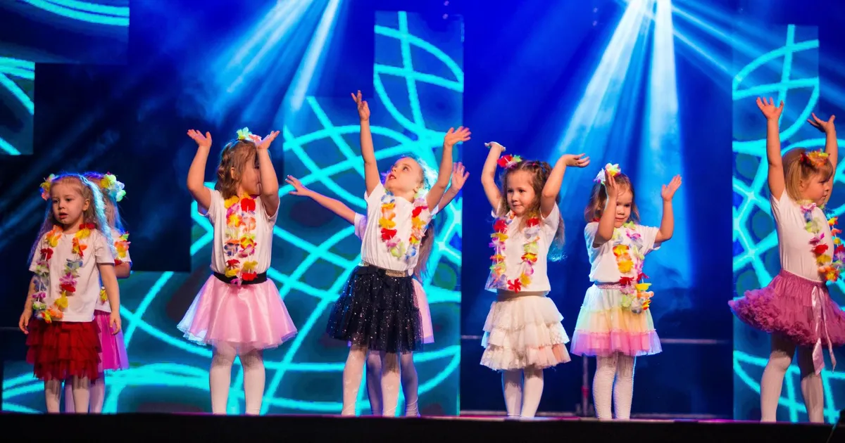 Esteetika- ja tantsukool annab suurel laval aru