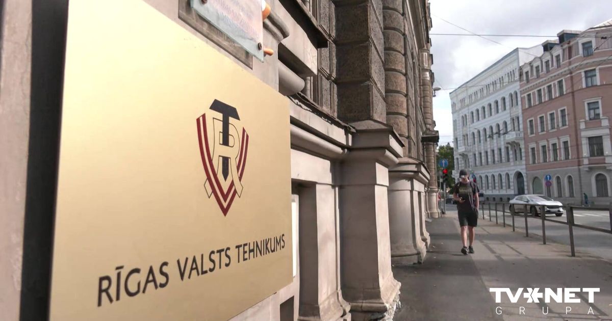 VIDEO Rīgas Valsts tehnikuma kopmītnēs skolniece ar nazi uzbrūk kaimiņienēm