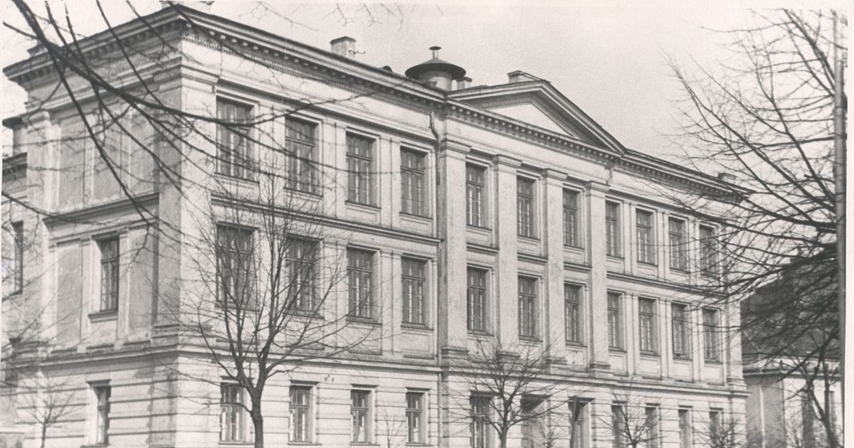 EESTI HARIDUSMEKAD Tallinna Peetri reaalkool oli nii oma asukohalt kui ...