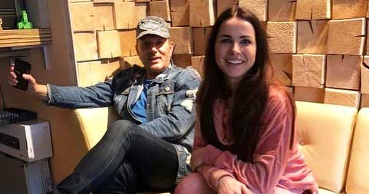 Grupa "Credo" un aktrise Lelde Dreimane vienojas kopīgā dziesmā - Video ...