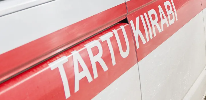 Poiss sõitis jalgrattaga auto ette