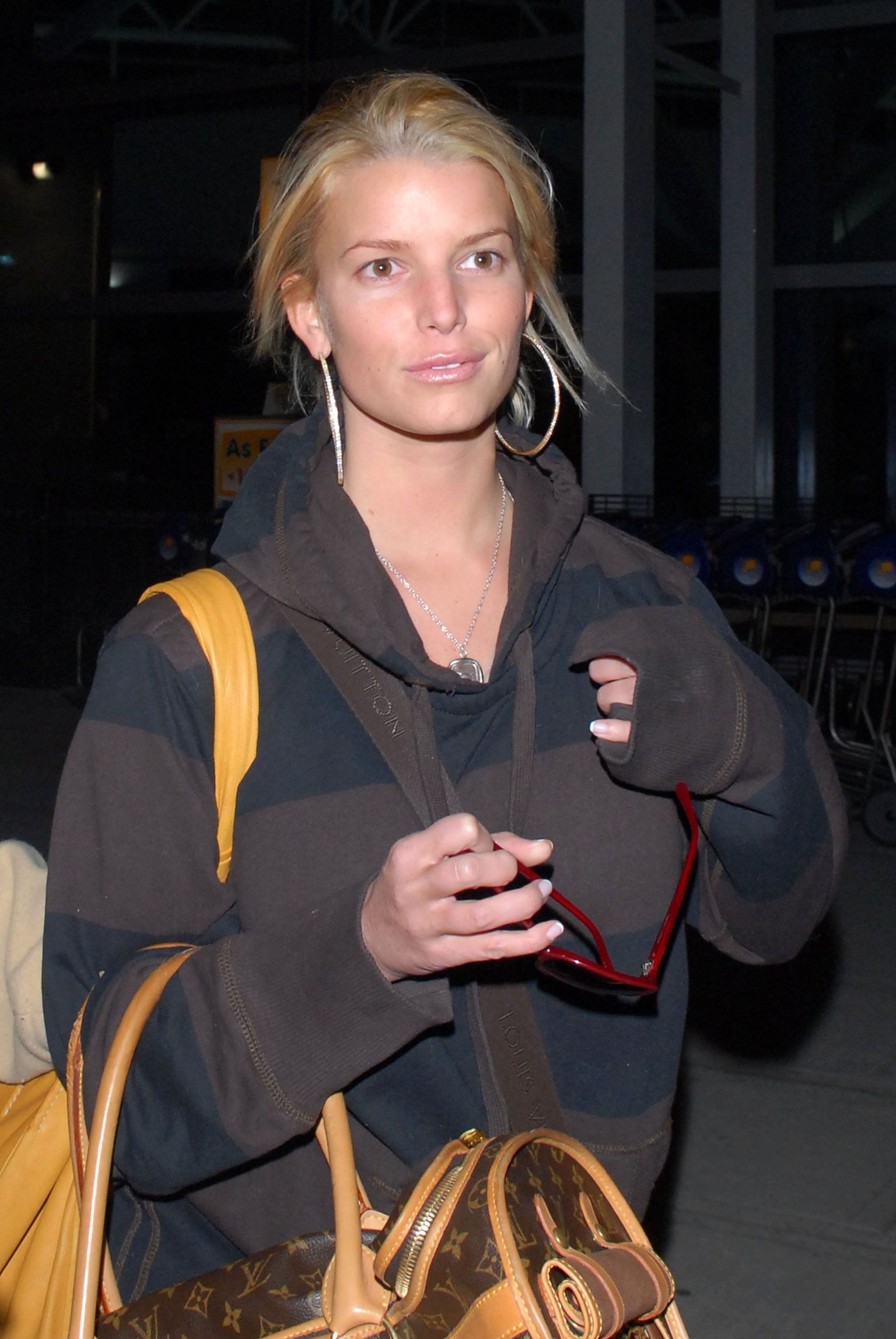 Väike Ashlee Simpson ilmus õe peole paljalt