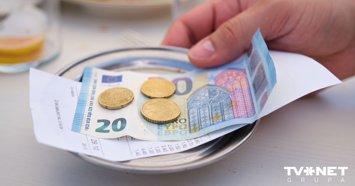 Sākta parakstu vākšana par skaidras naudas aprites ierakstīšanu Satversmē