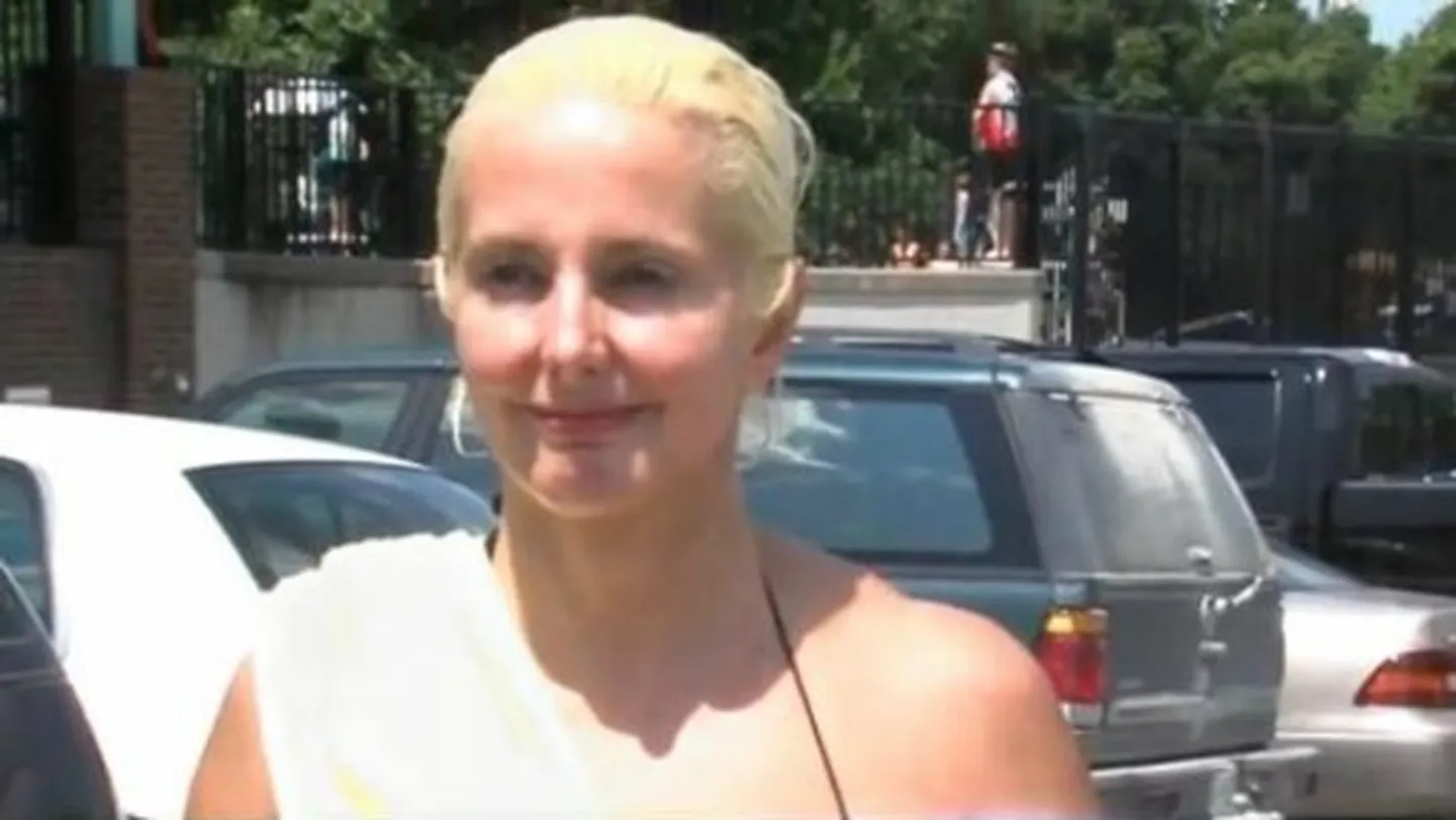 Американку с пышными формами выгнали из аквапарка за бикини