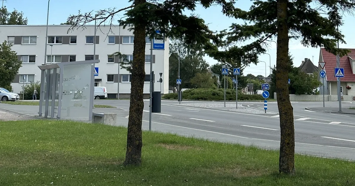 KENA VAADATA Raudtee bussipeatus sai uue kujunduse