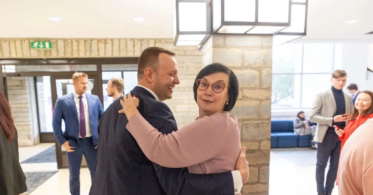 ANALÜÜS Katri Raik kinkis sotsidele poliitilise peavalu