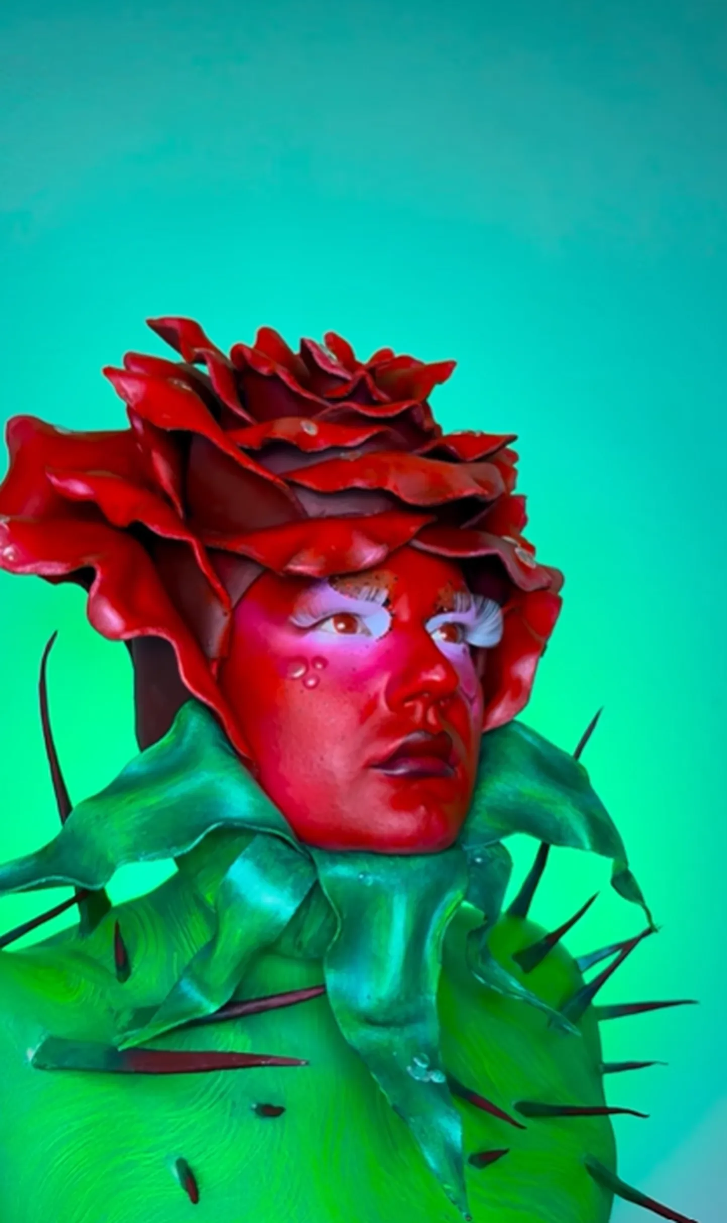 VIDEO Amuna Davis ļāvies fantāzijai un pārtapis par ROZI