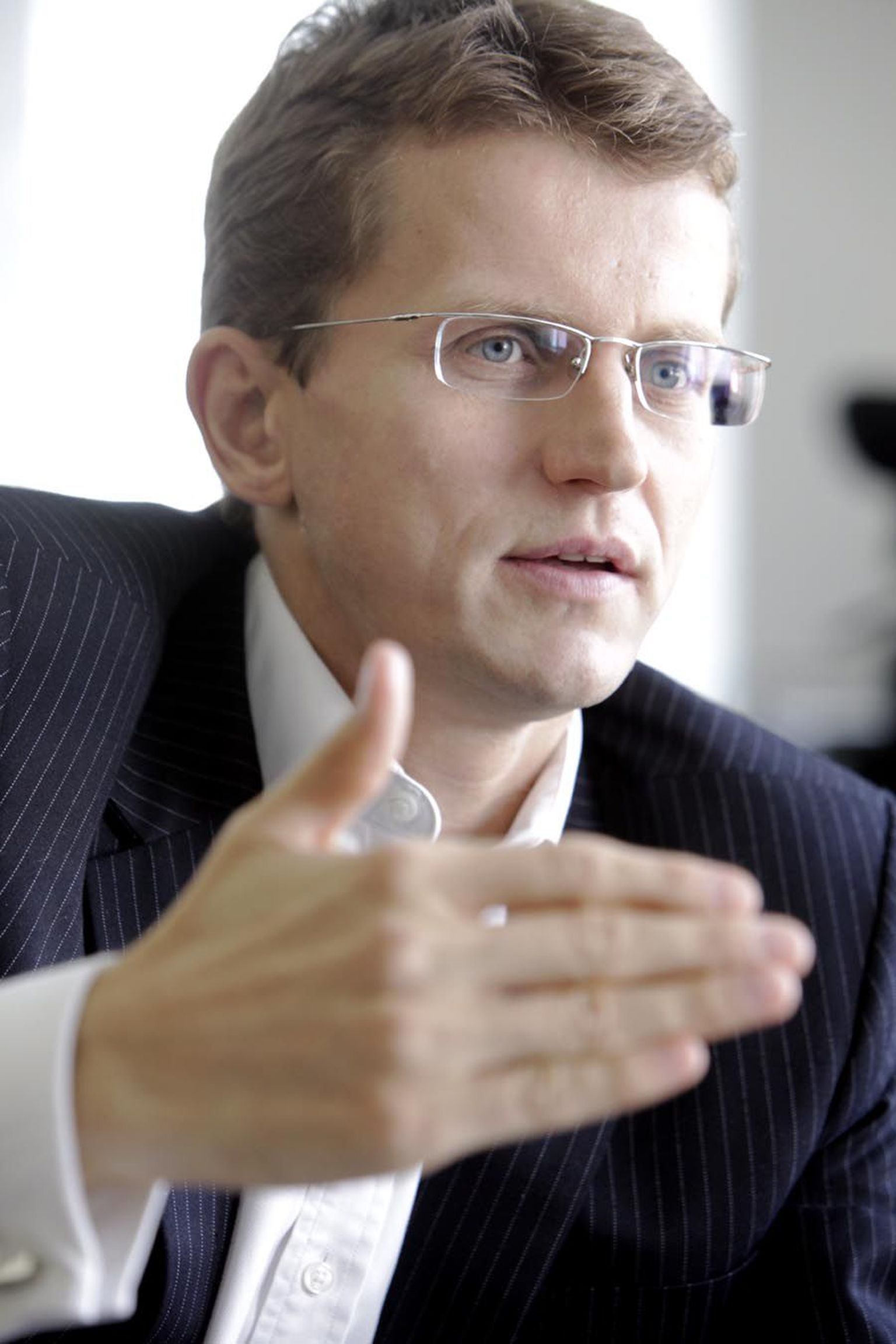 Vaher pöördus Krossi asjus Interpoli peasekretäri poole - Eesti ...