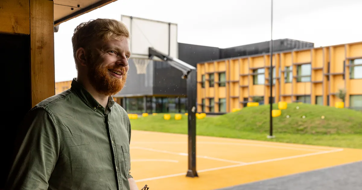 IVO VISAK Teel kuristikku on meil üks jalg juba üle ääre