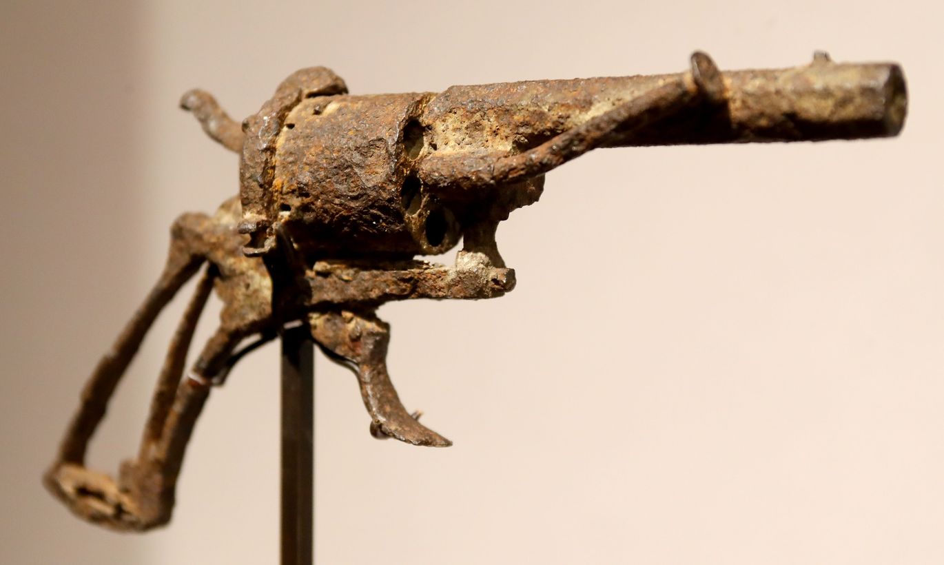 Van Goga pašnāvības ierocis pārdots izsolē par 162 000 eiro - Ārvalstīs ...