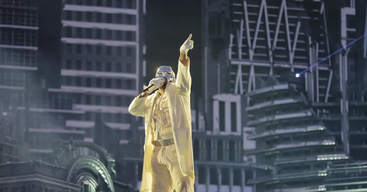 GALERII Kanada superstaar The Weeknd pani Tallinna lauluväljakul rahva ...