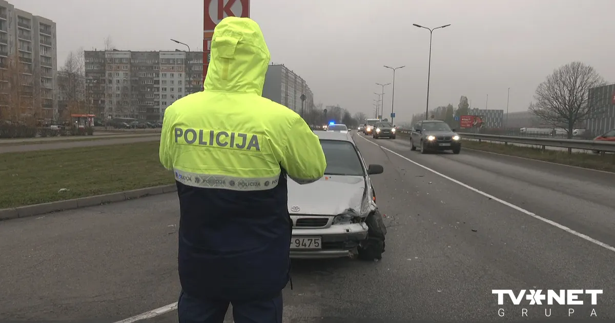Policists apsūdzēts par kukuļņemšanu no vairākiem motociklistiem