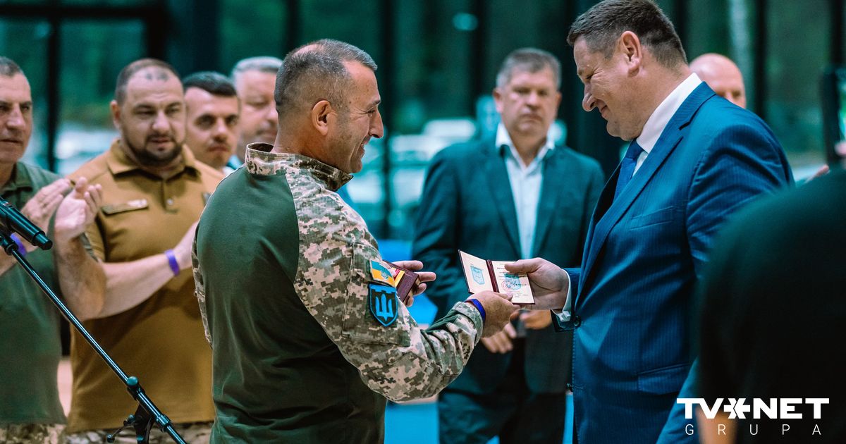 Ukrainas aizsardzības ministrs piešķīris Ogres novada domes ...