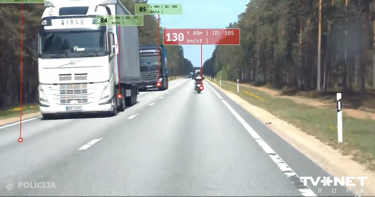 VIDEO Policija Limbažu novadā aptur motociklistu, kurš brauca ar ātrumu ...