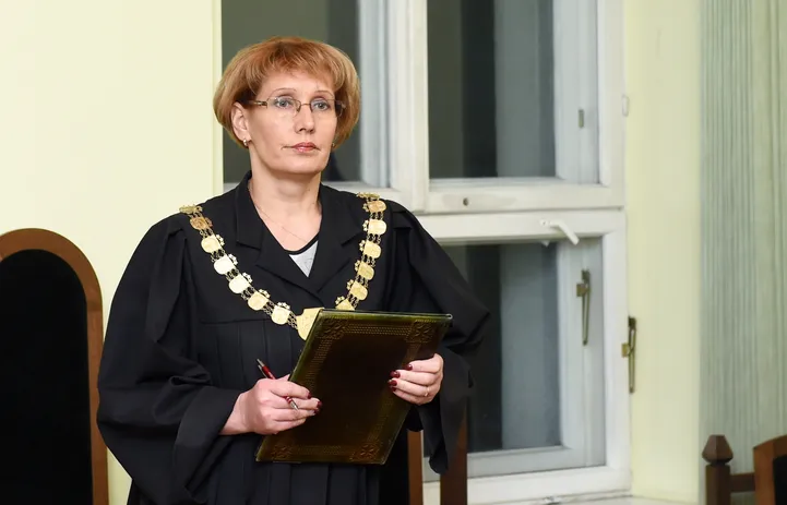 No amata atstādina tiesnesi Siliņeviču