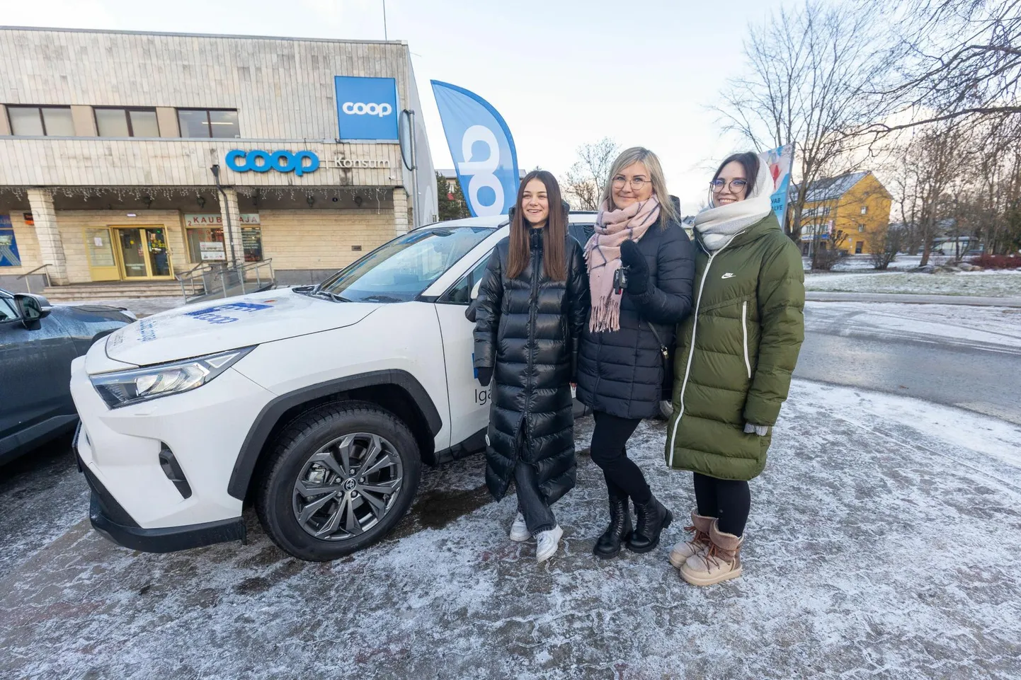 Loosiratas keerutas esimest korda võiduauto kevadpealinna