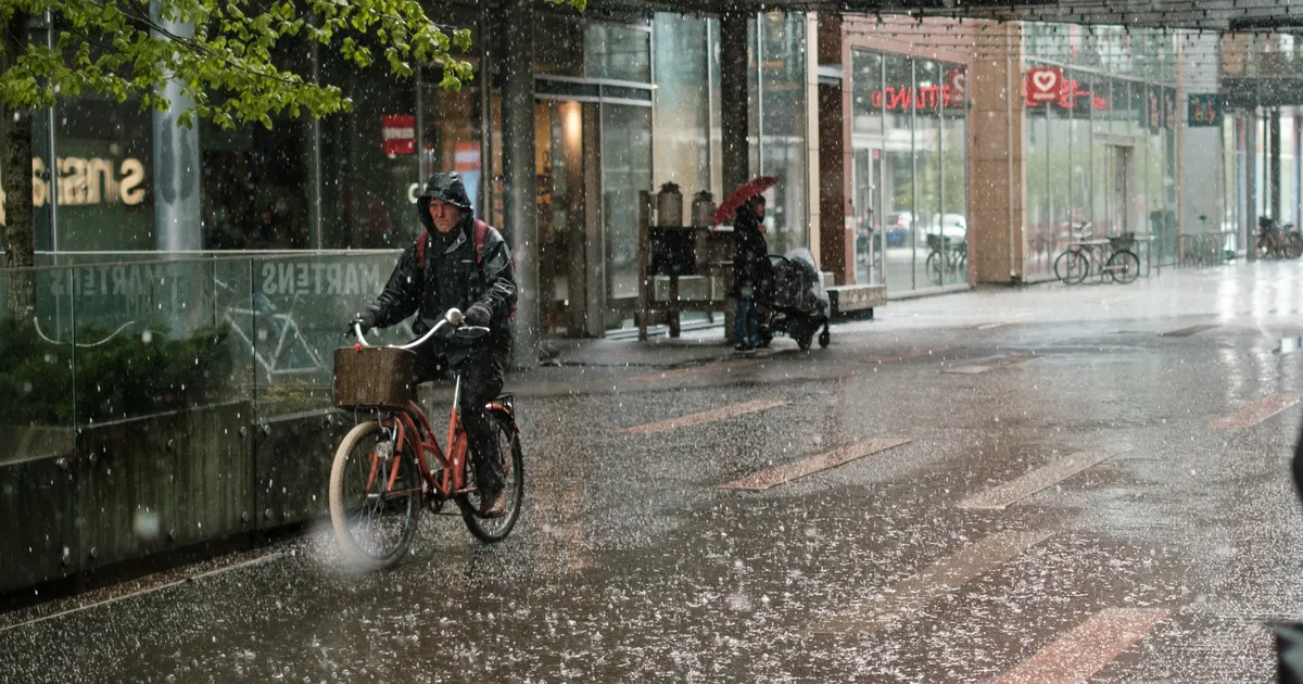 HOIATUS Suuremas osas Eestist võib ka reedel olla äikest ja rahet