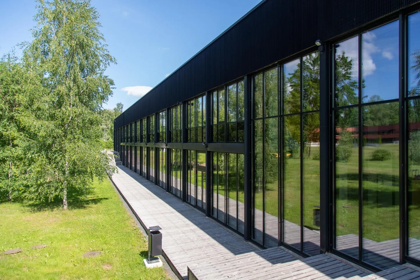 Maikuumus lühendas koolipäevi ning nõudis ventilaatoreid ja loovat õuesõpet