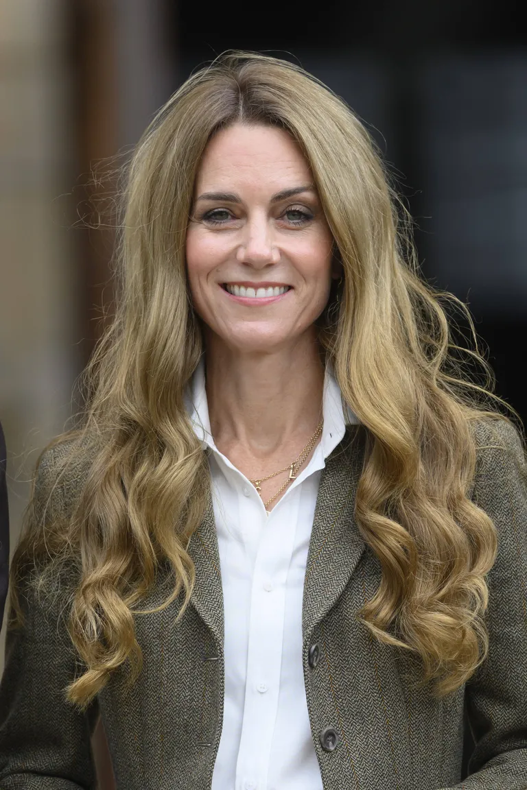 Velsas princese pārsteidz fanus – Keita atgriežas blondīnes tēlā