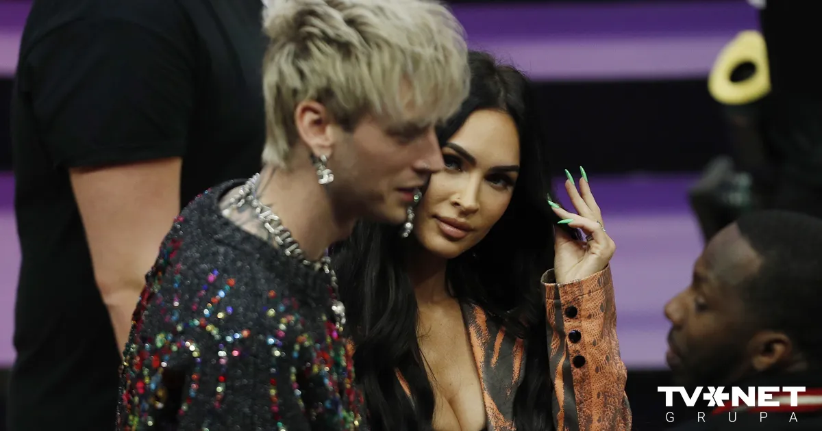 Megana Foksa ar mīļoto piekopj asins dzeršanas rituālu