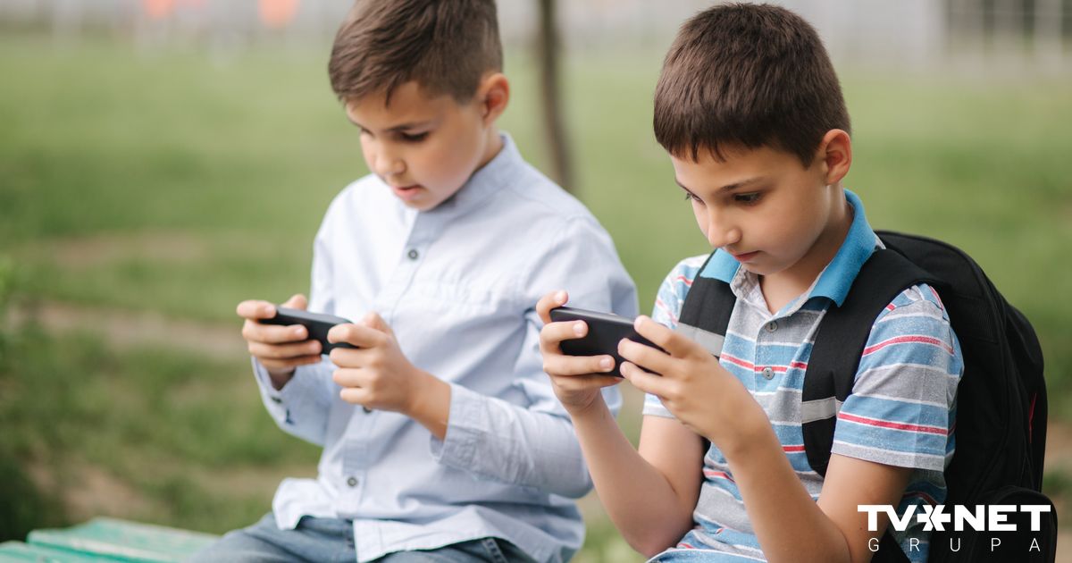 Vāc parakstus, lai sākumskolās un pamatskolās tiktu aizliegta personīgo ...