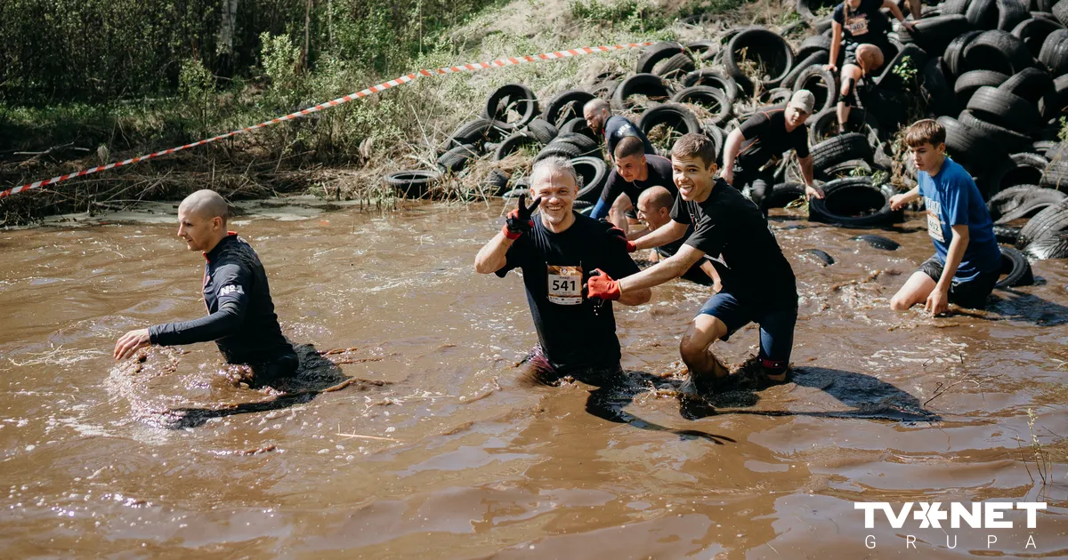 FOTO Sporta kompleksā "Zelta Zirgs" aizvadīts emocijām bagāts "Stipro ...