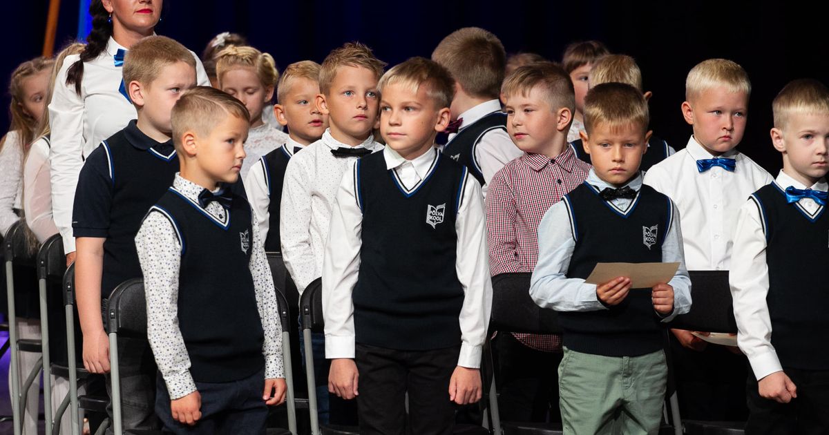 GALERII Kooliteed alustas korraga 63 noort teadmistenõudjat