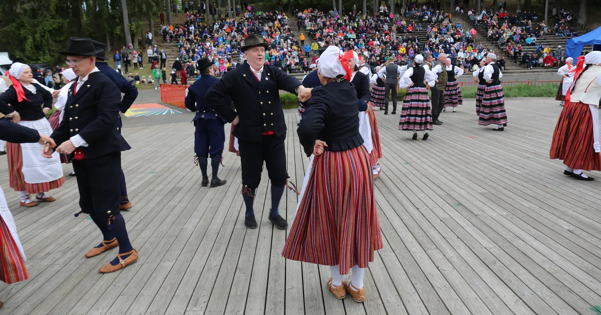 PILDID Valgamaa tantsu- ja laulupidu läks üle piiri ja täitis maa rõõmuga