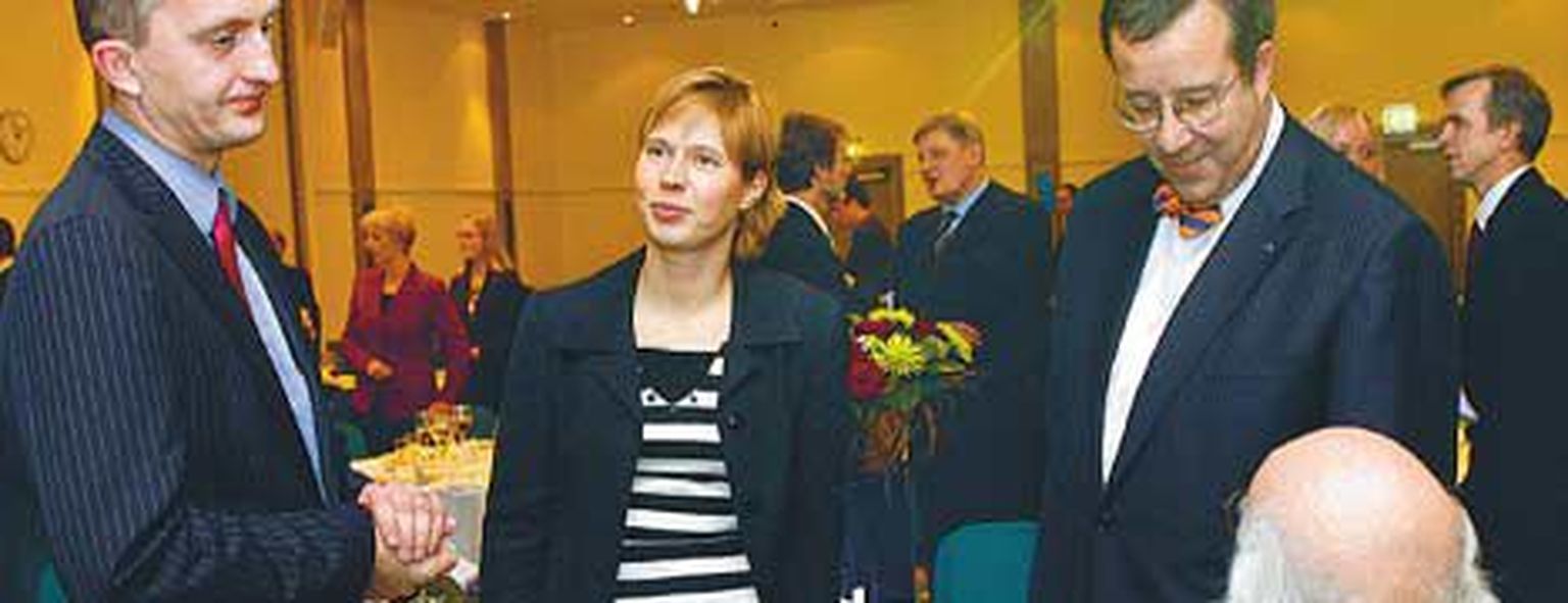 Postimehe pidulõunal ilmus Eesti otsustajaile ähvardav Trooja hobune ...