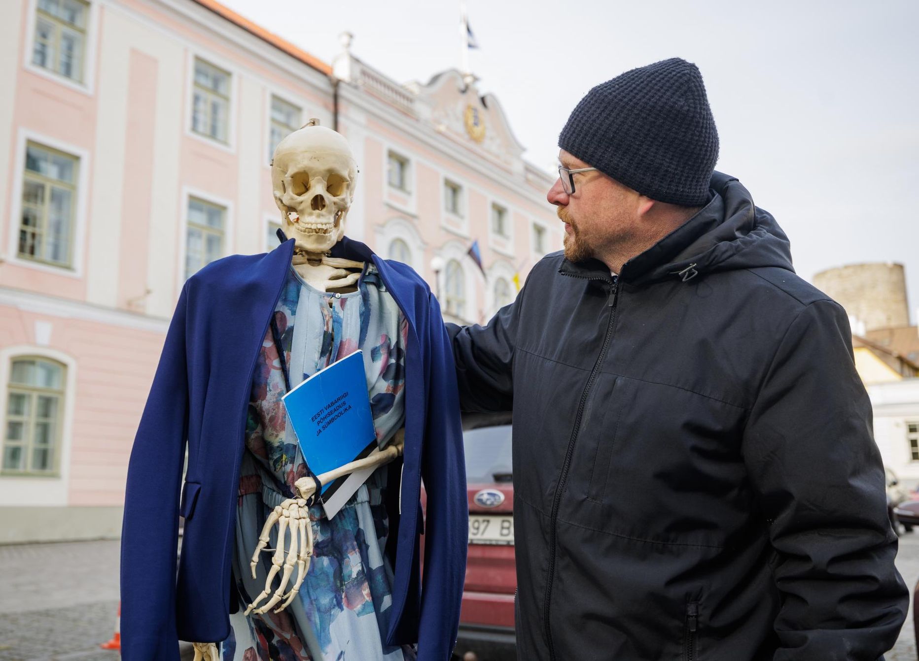 GRAAFIK Ülekoormus ja kindlustunde puudumine kõrvetavad õpetajad läbi