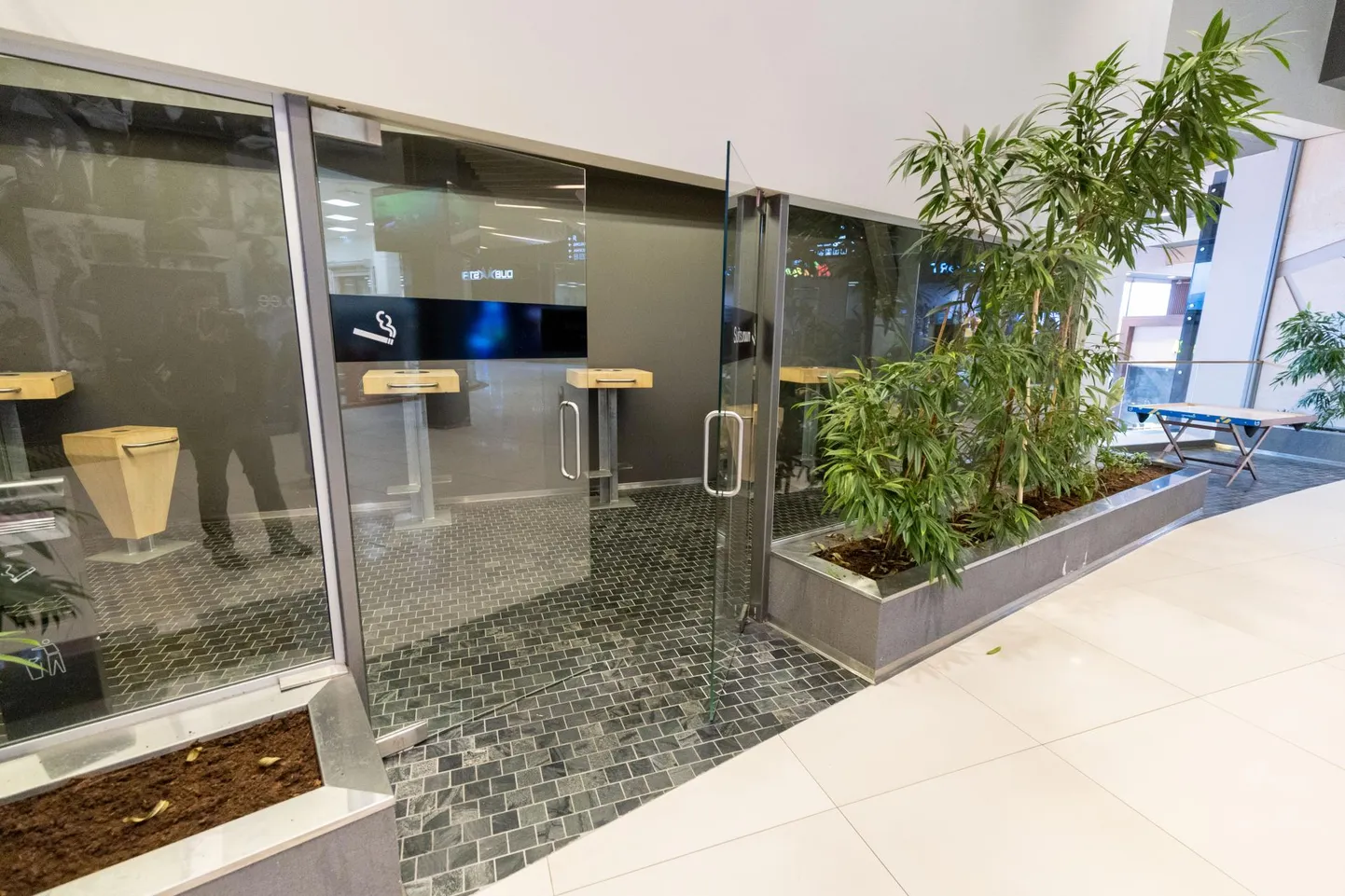 Lõunakeskus kõpitseb suitsuruumi, et hais ei leviks