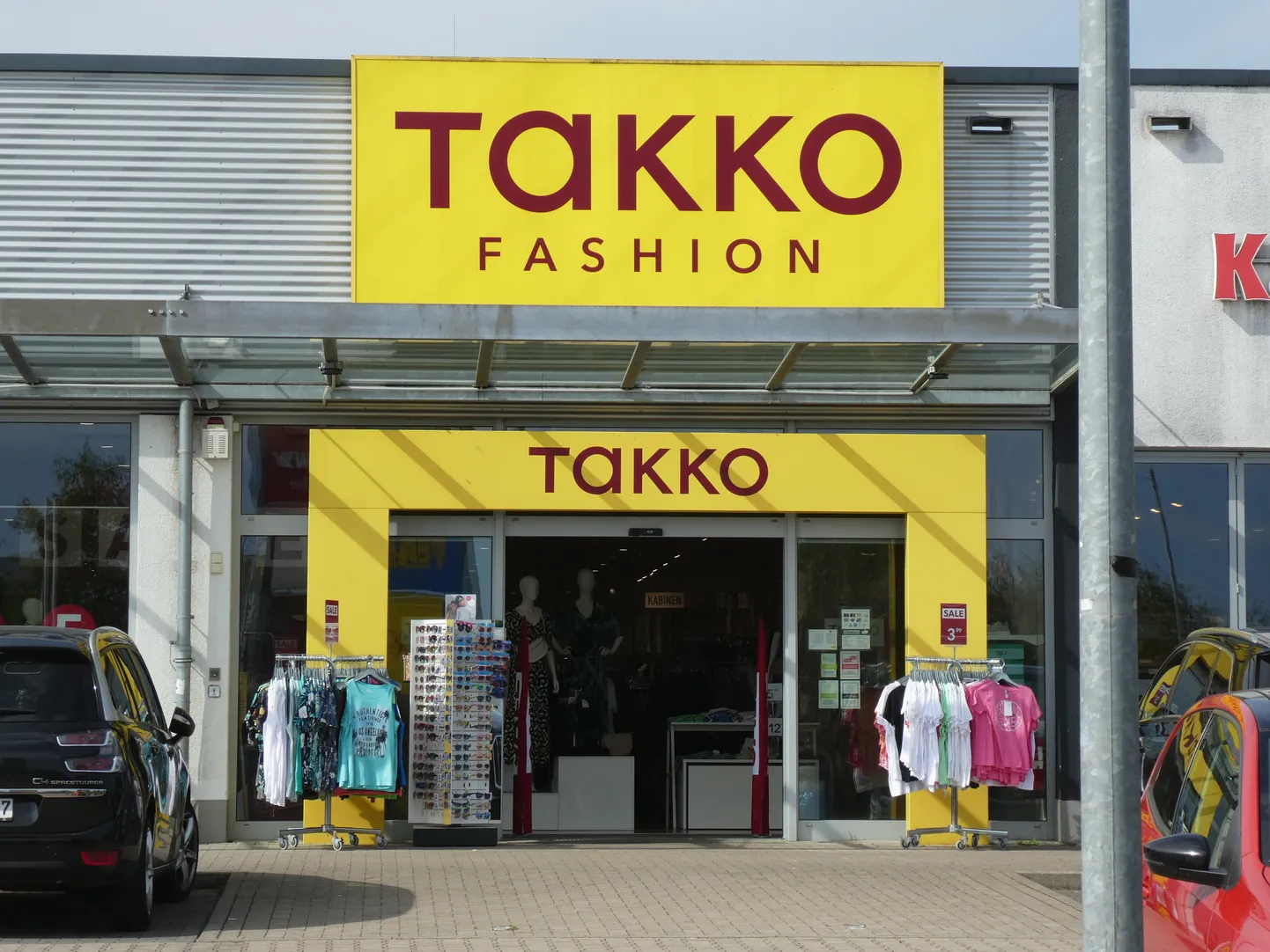 Прибыль сети одежды Takko упала вдвое, магазин в Йыхви закрыли