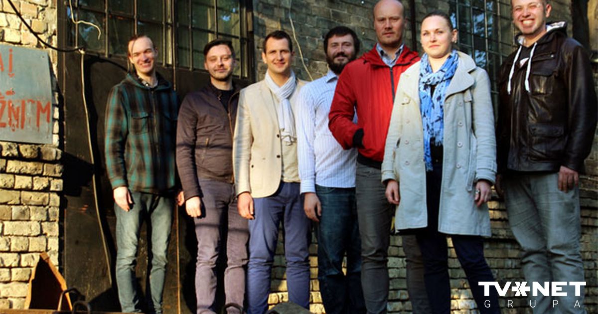 «Very Cool People» dosies vasaras tūrē