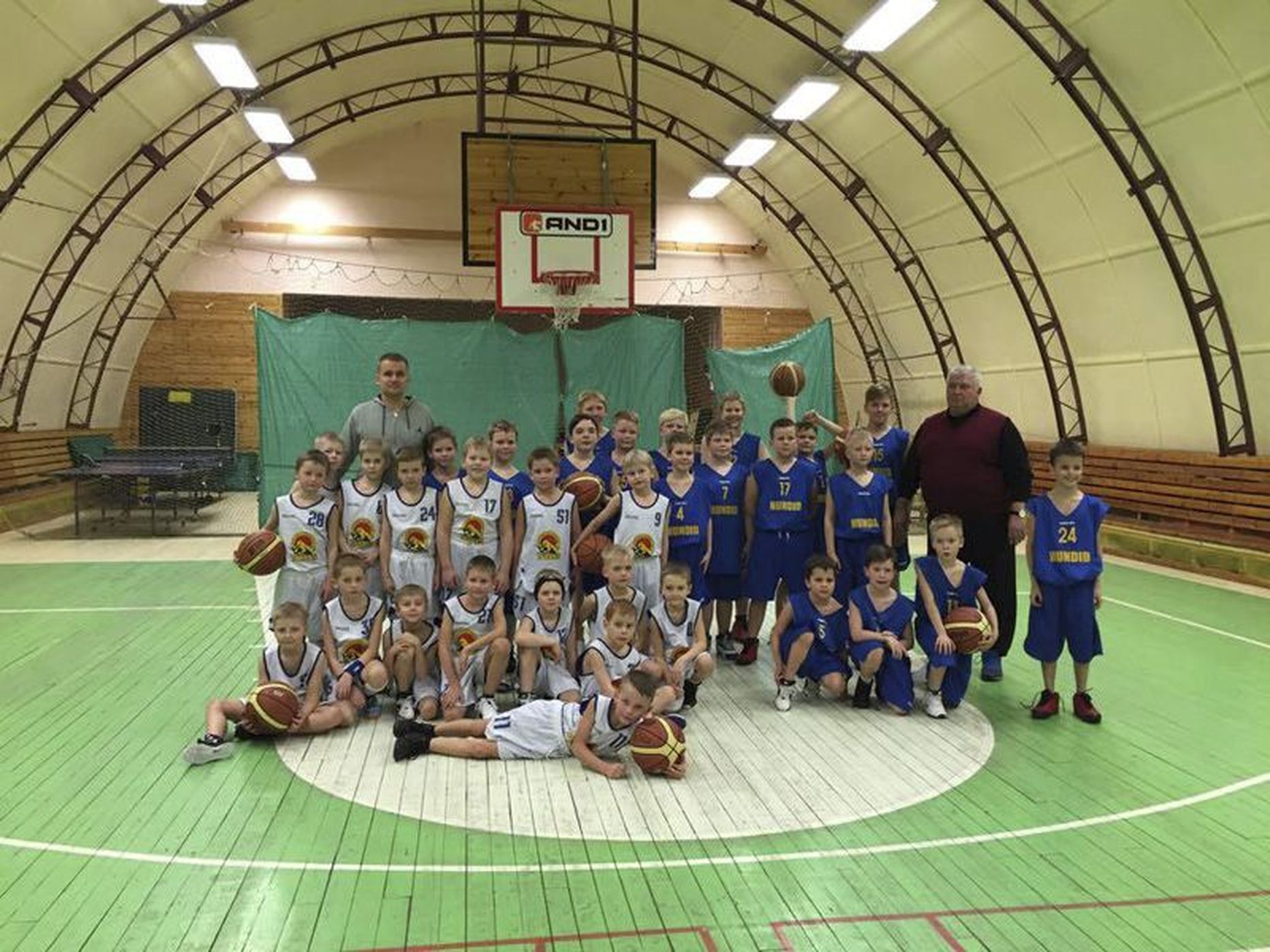 Hundid võtsid Tarvaga mõõtu