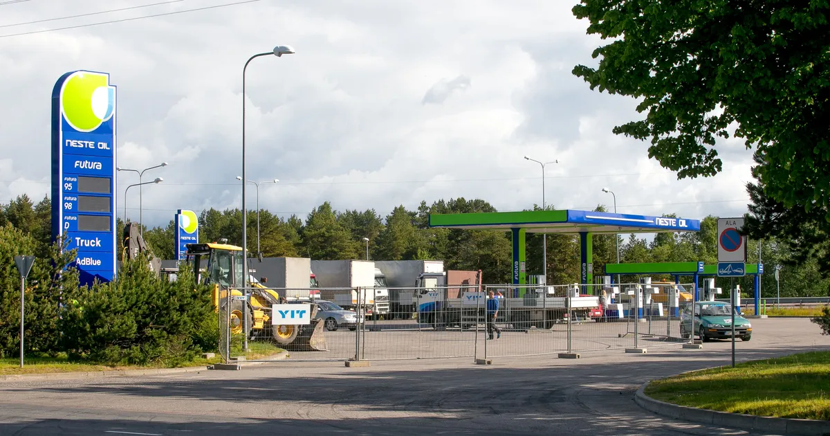 Tankla lähistel põles metsaalune