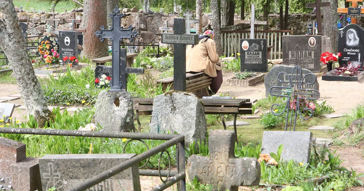 Seto Instituudil valmis mahukas veebirakendus Ida-Petserimaa kalmistutest