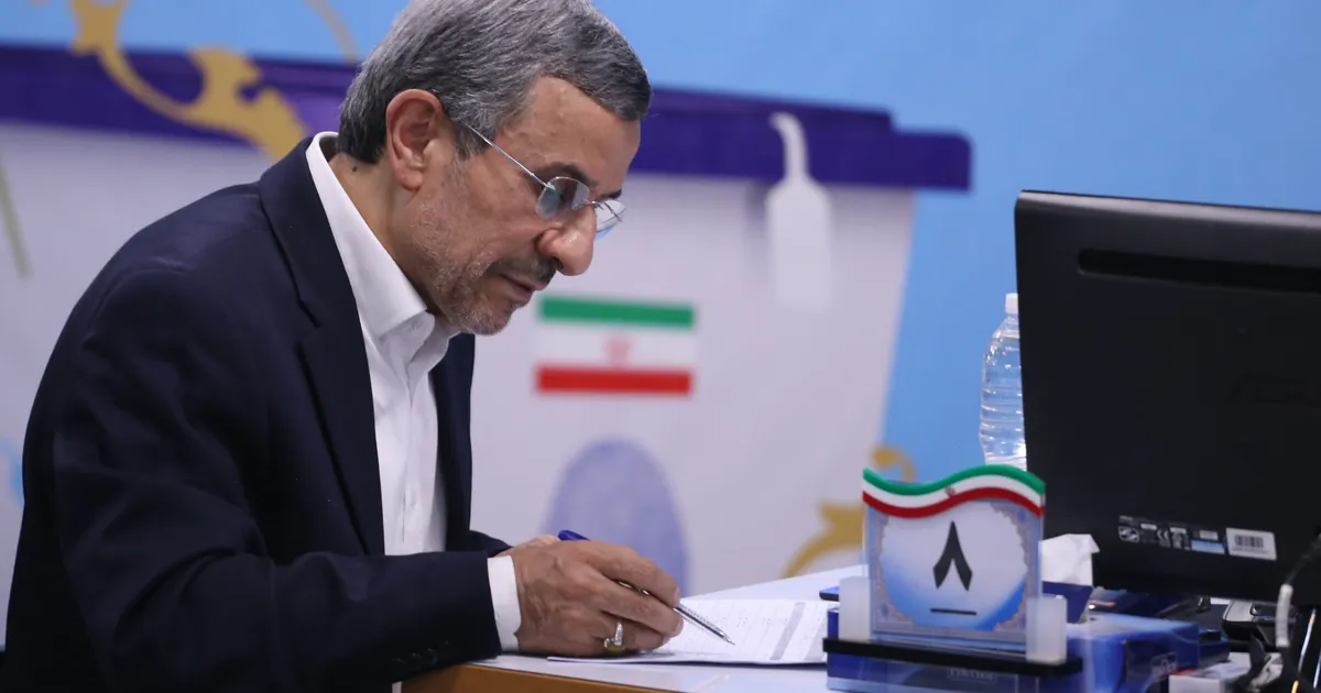 Ekspresident Ahmadinejad esitas end Iraani presidendikandidaadiks