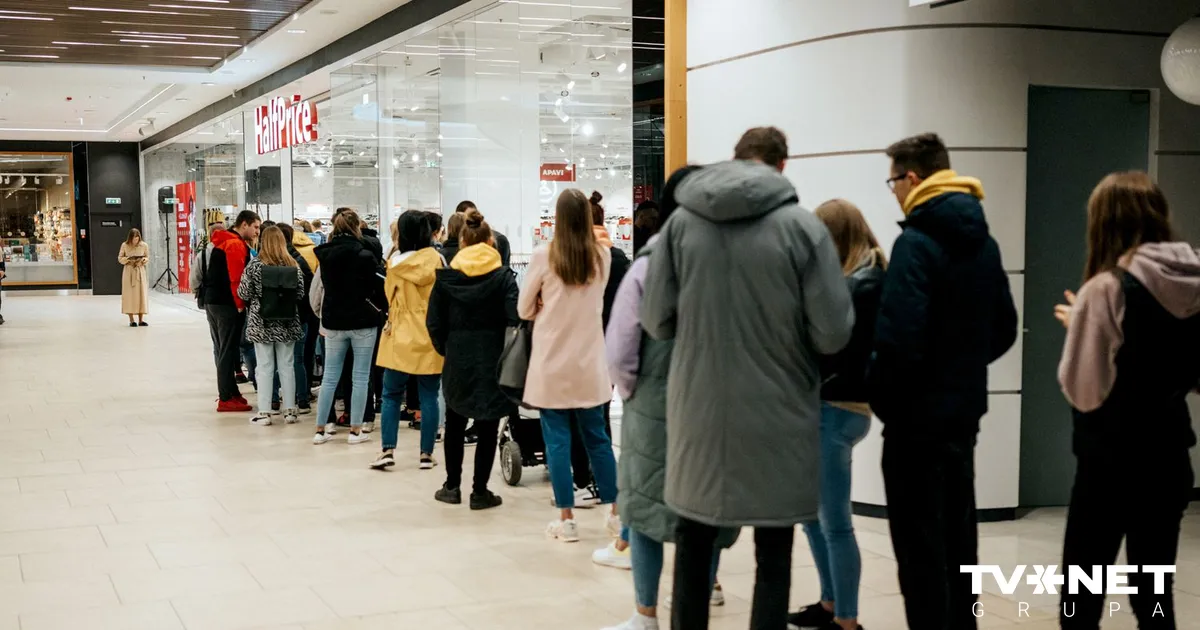FOTO Atvērts pirmais mazumtirdzniecības tīkla "HalfPrice" veikals Latvijā