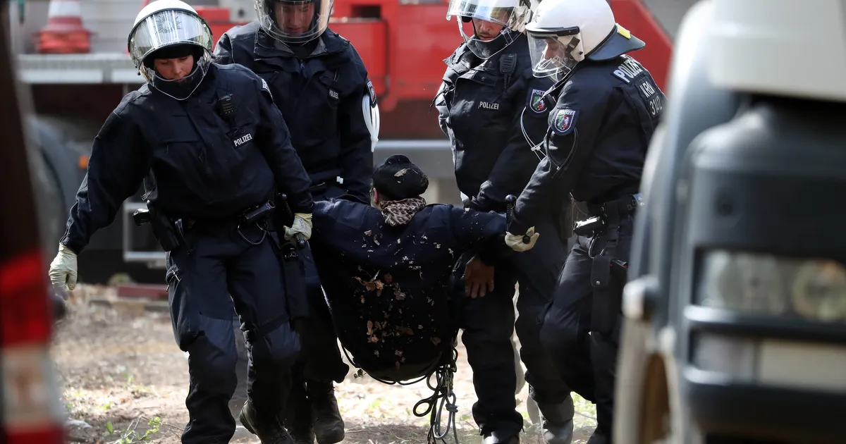 Saksa politseioperatsioonis sai viga üheksa keskkonnaaktivisti