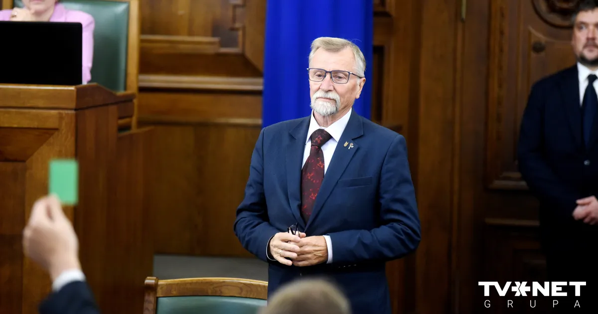 Tiesa turpinās skatīt krimināllietu pret Saeimas deputāta Dineviča dēlu