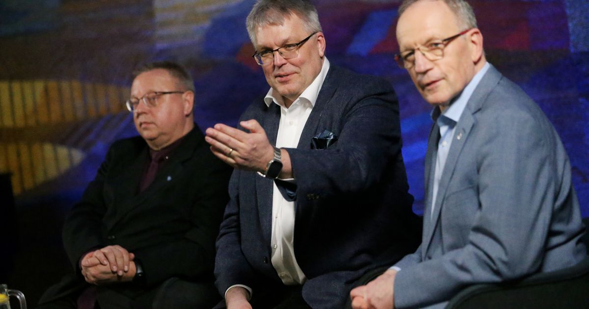 JÄRELVAADTATAV Rektorikandidaadid väitlesid ülikooli peahoone aulas